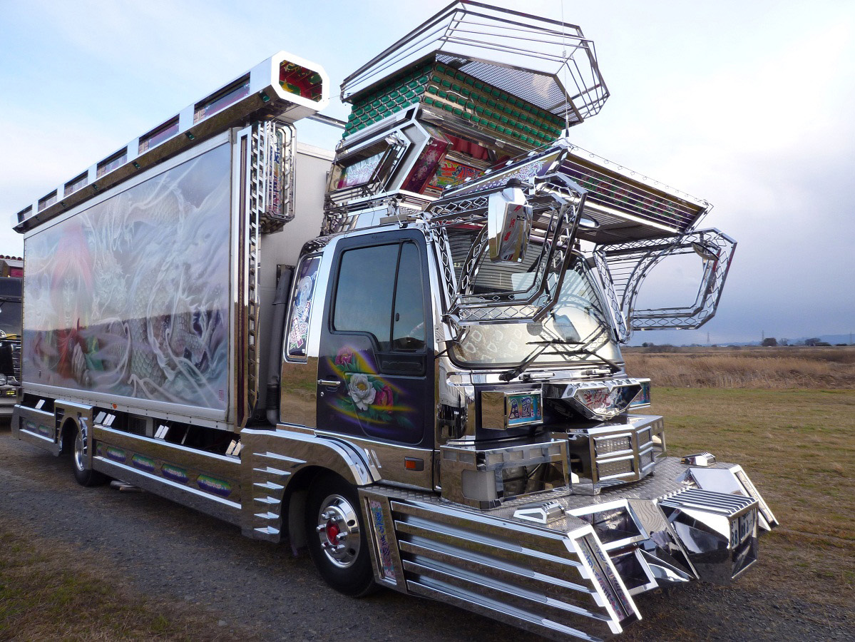 A Look at Japan's Blinged-Out Trucking Subculture of Dekotora - Pacific ...