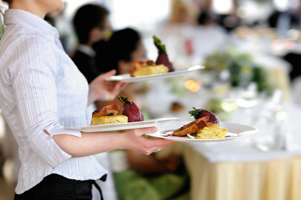 Attractive Servers Get Bigger Tips - Pacific Standard